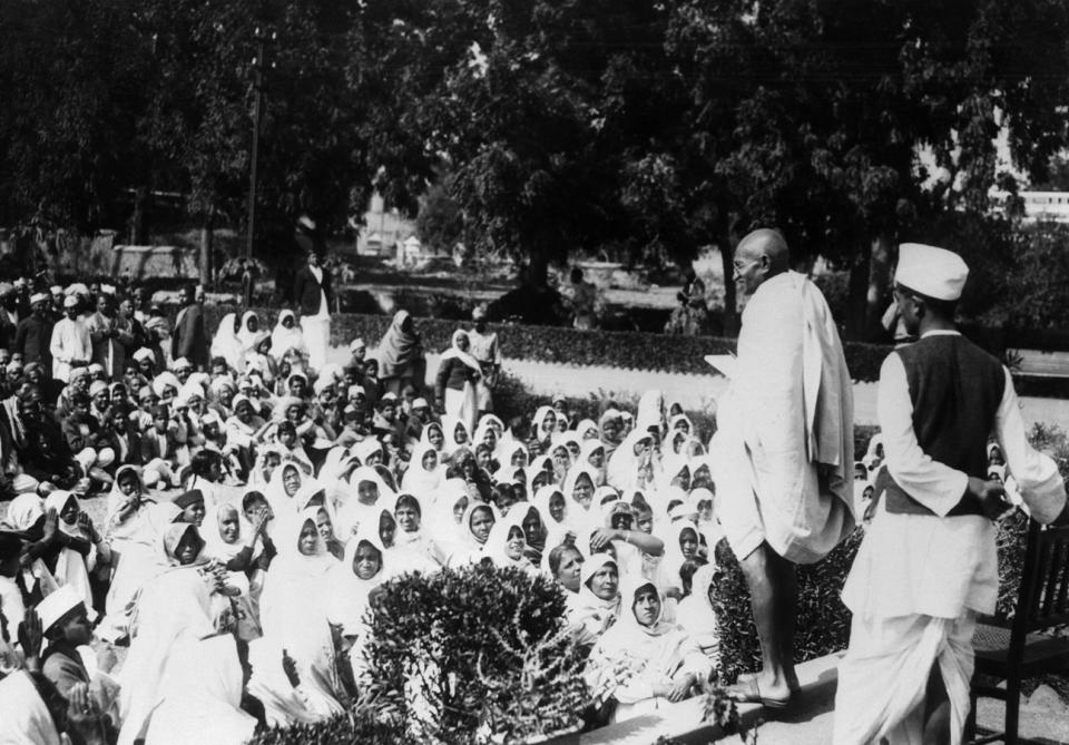Gandhi during freedom struggle - SaafBaat